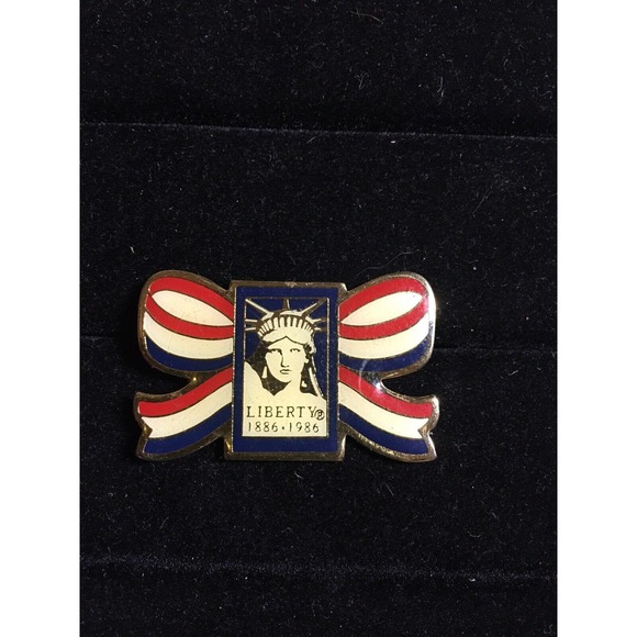liberty | Jewelry | Vintage 8861986 Statue Of Liberty Pin Red White ...